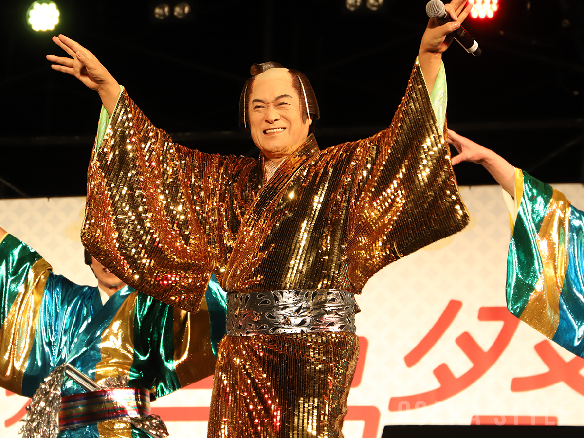 松平健さんがマツケンサンバ披露 – OSAKA STYLE